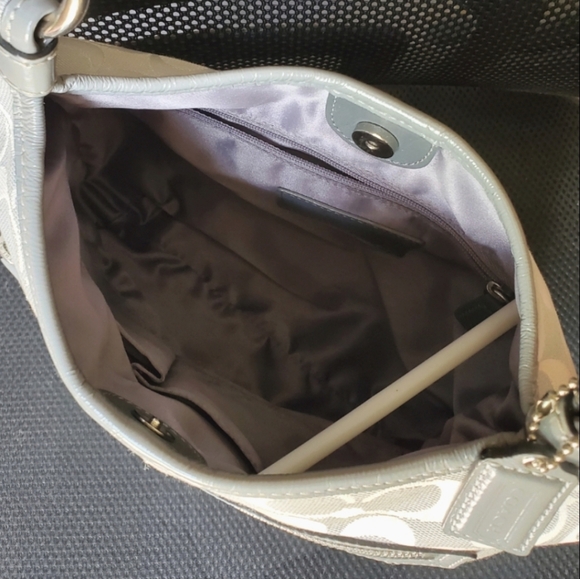 Coach | Bags | Coach Signature Penelope Hippie F4689 White Gray ...